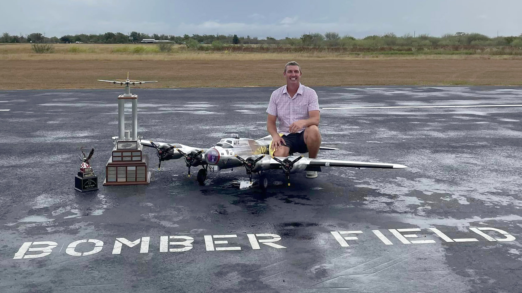 35th Annual B-17 Gathering & Big Bird Fly-In - Academy of Model ...